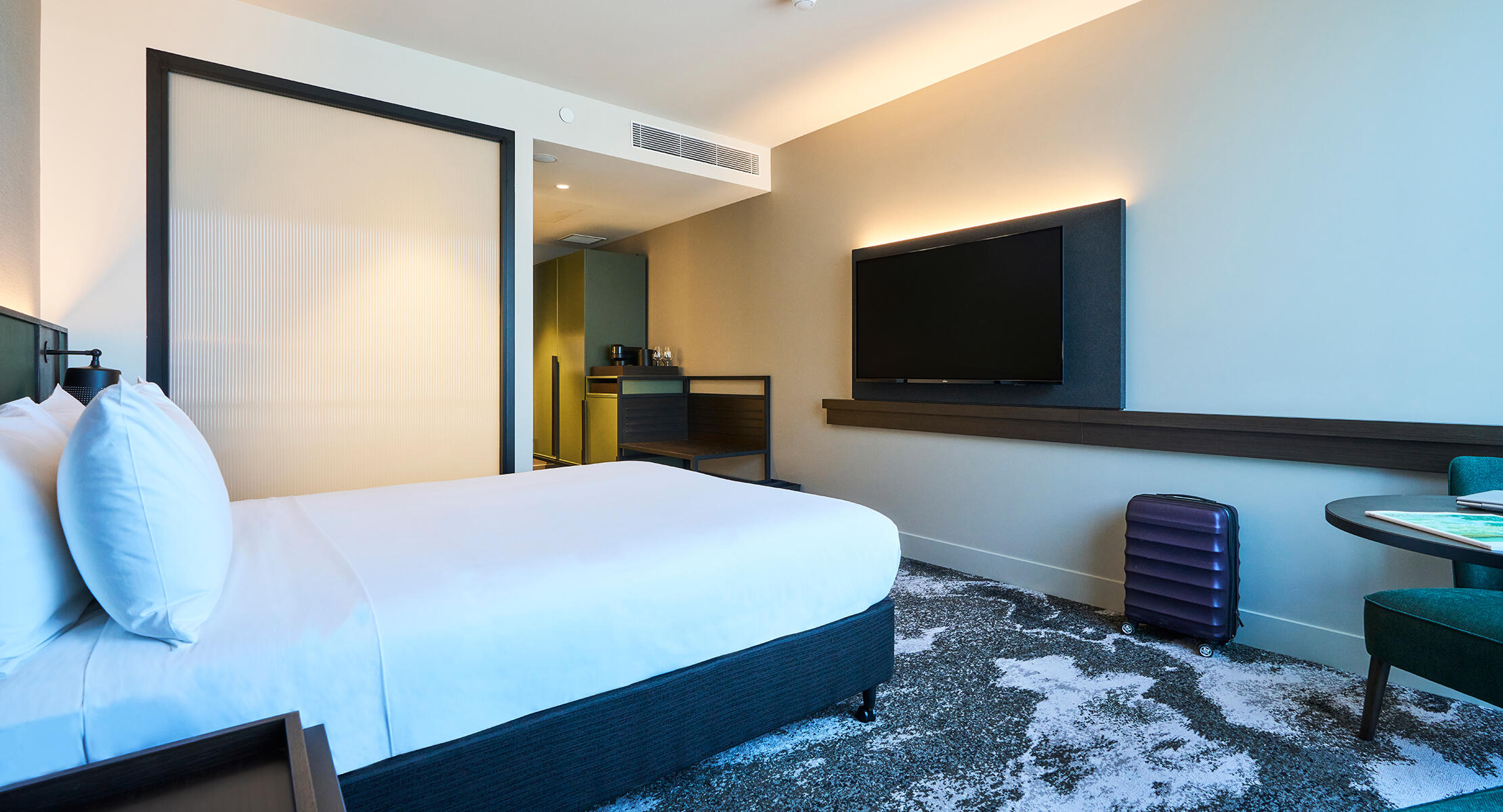 Deluxe King Room Accommodation | Novotel Melbourne Airport